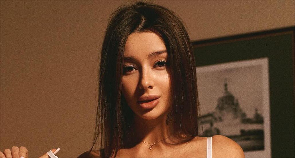 Julie Jess Bio, Net Worth, Age, Height, Boyfriend, Education, Instagram ...